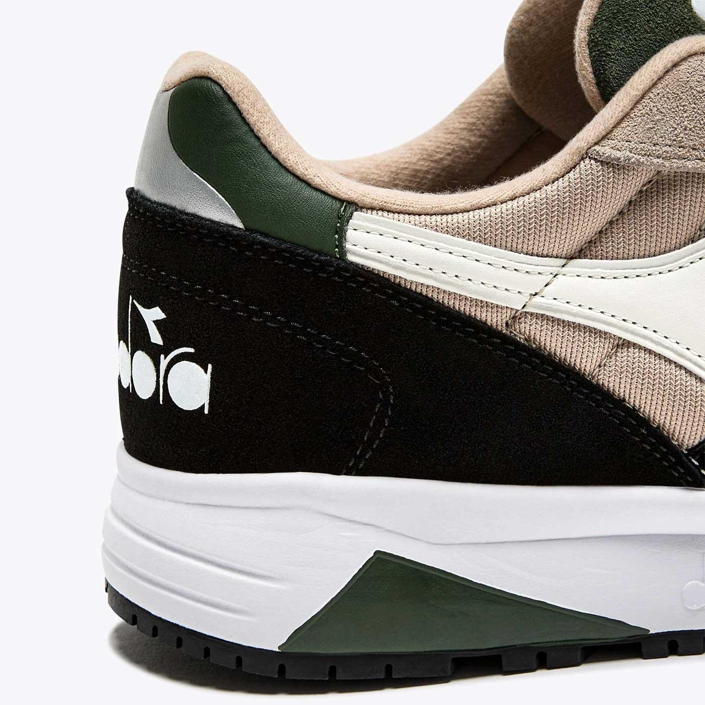 Diadora Men's Retro 90s N902 Suede Trainers in Oxford Beige