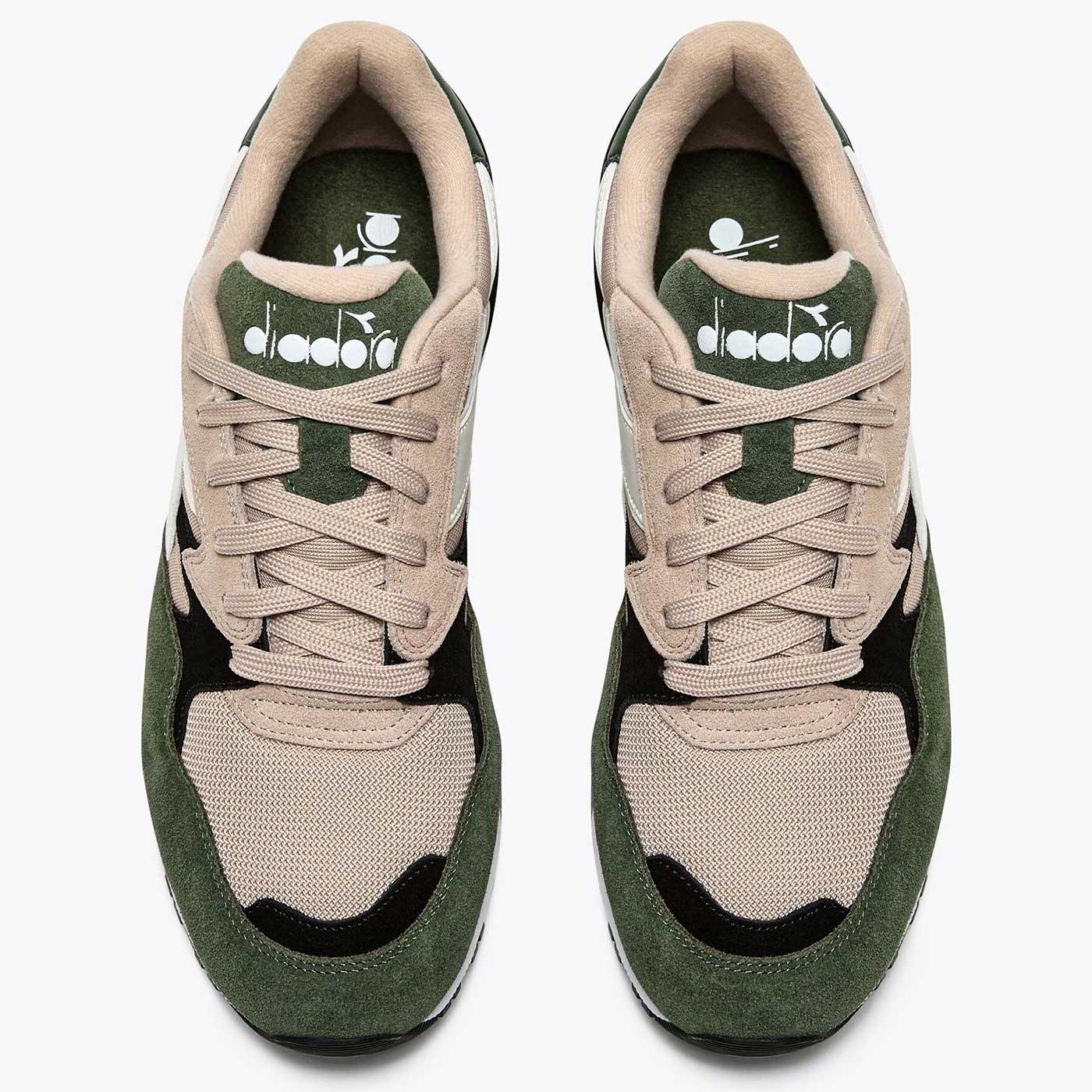 Diadora Men's Retro 90s N902 Suede Trainers in Oxford Beige