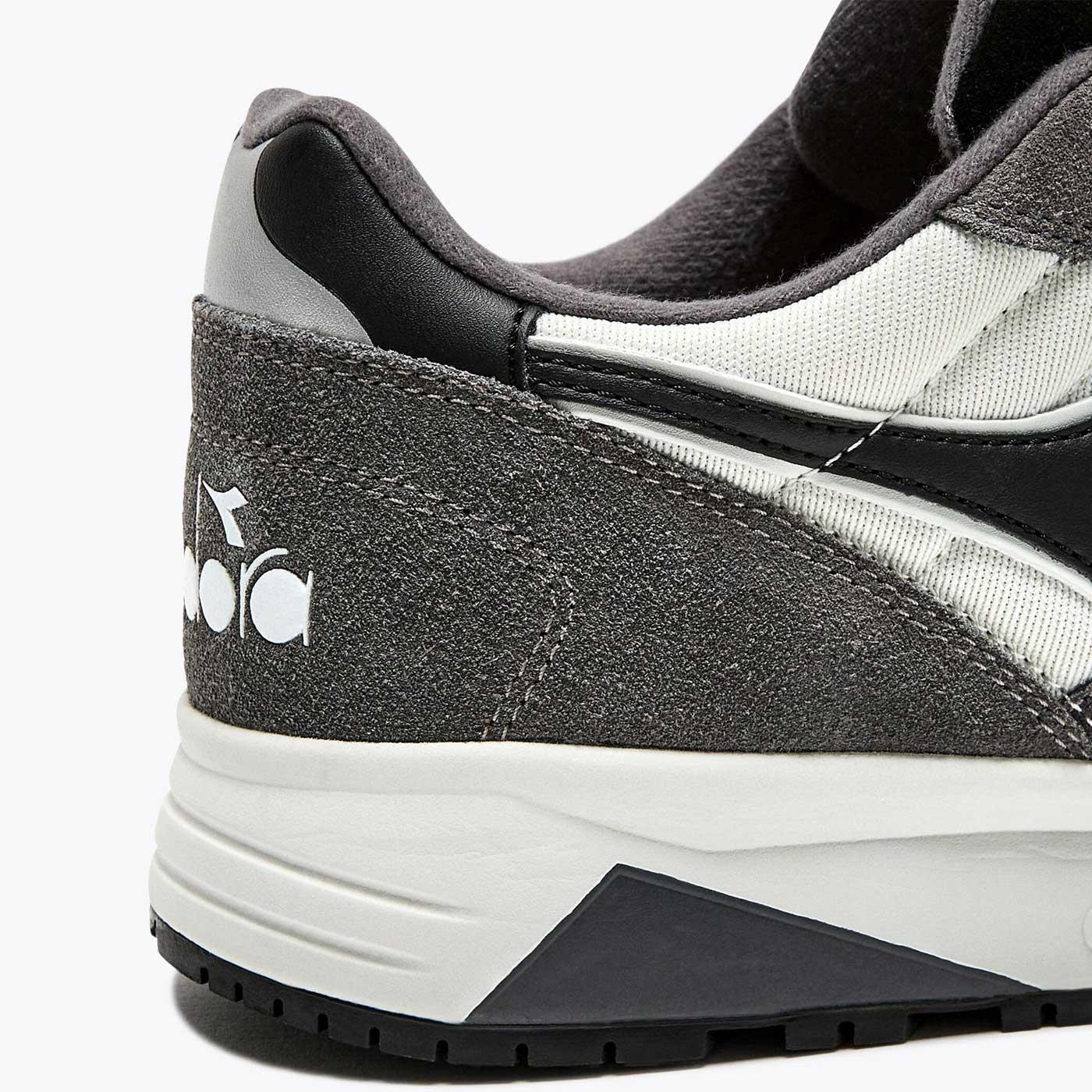 Diadora Retro 90s N902 Suede Trainers Sky Blue Diamond Grey