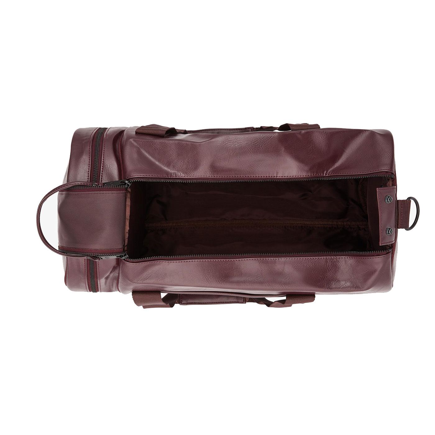 FRED PERRY Retro Mod PU Tonal Barrel Bag in Port