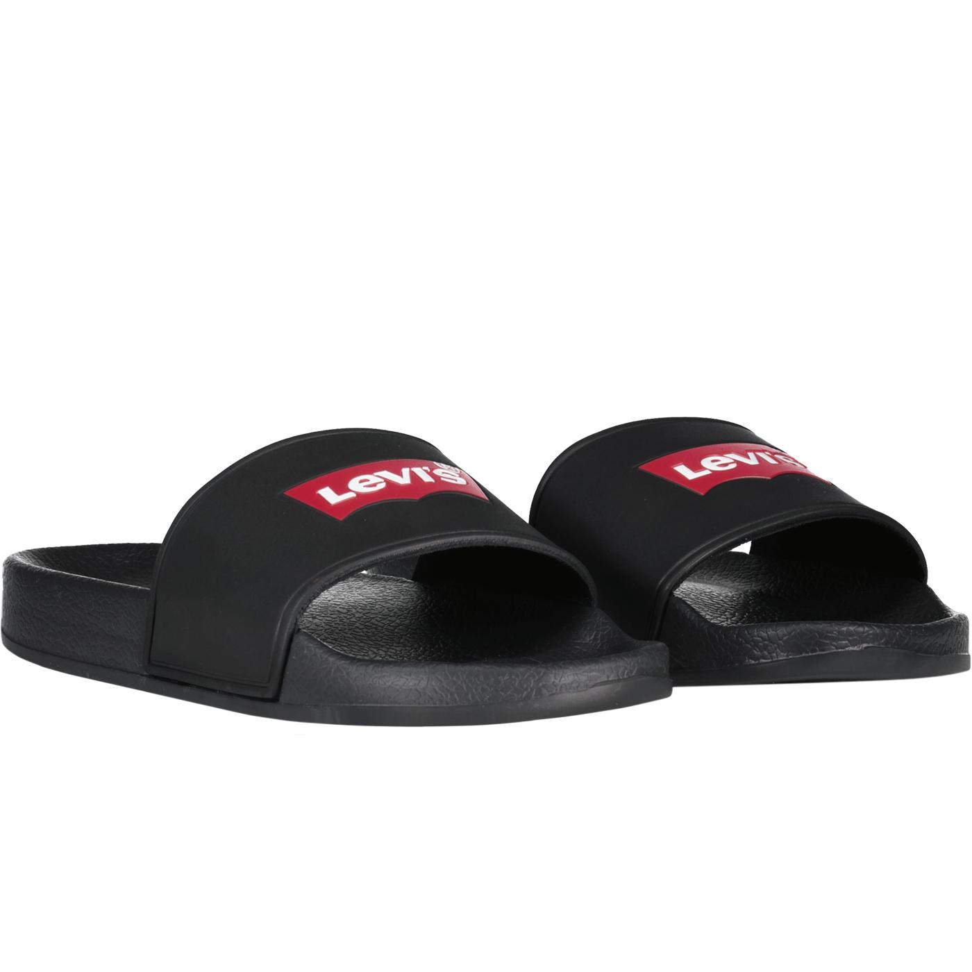 Levi's® June Retro 90s Batwing Beach Sliders in Regular Black