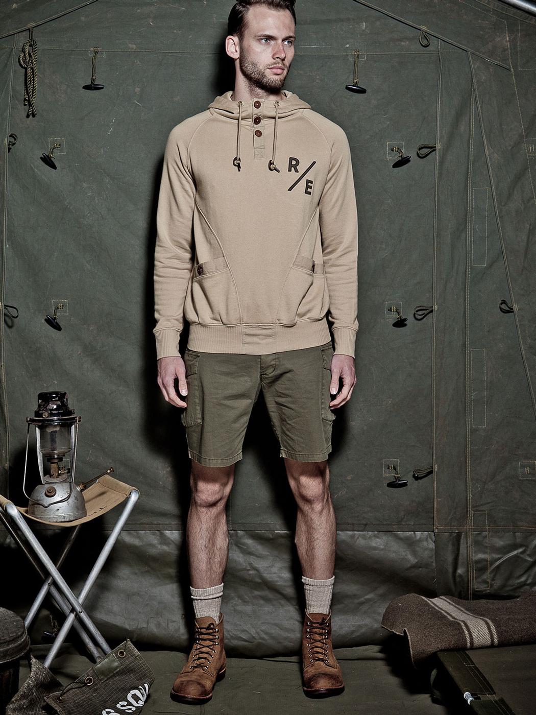 REALM & EMPIRE R/E Retro 70s Indie Pull Over Button Neck Hoody