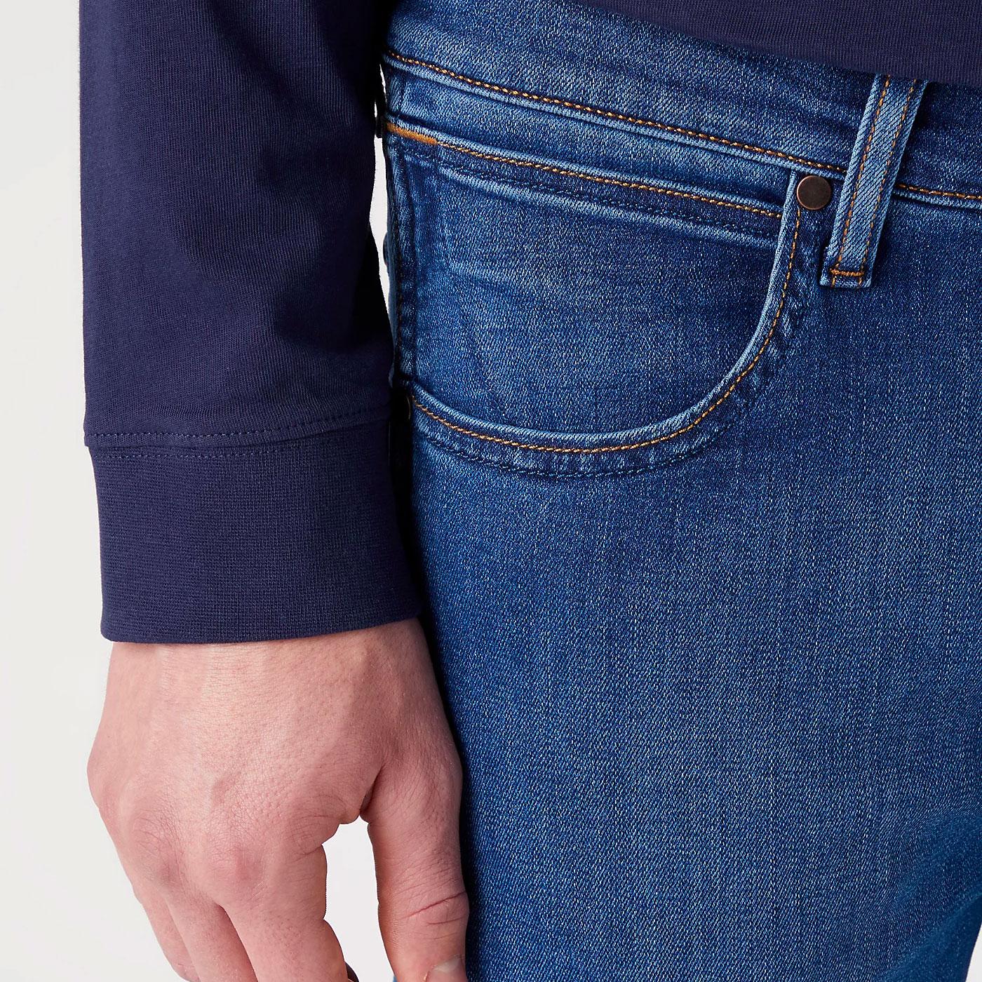 Wrangler Larston 812 Slim Taper Stretch Denim Jeans in Orion